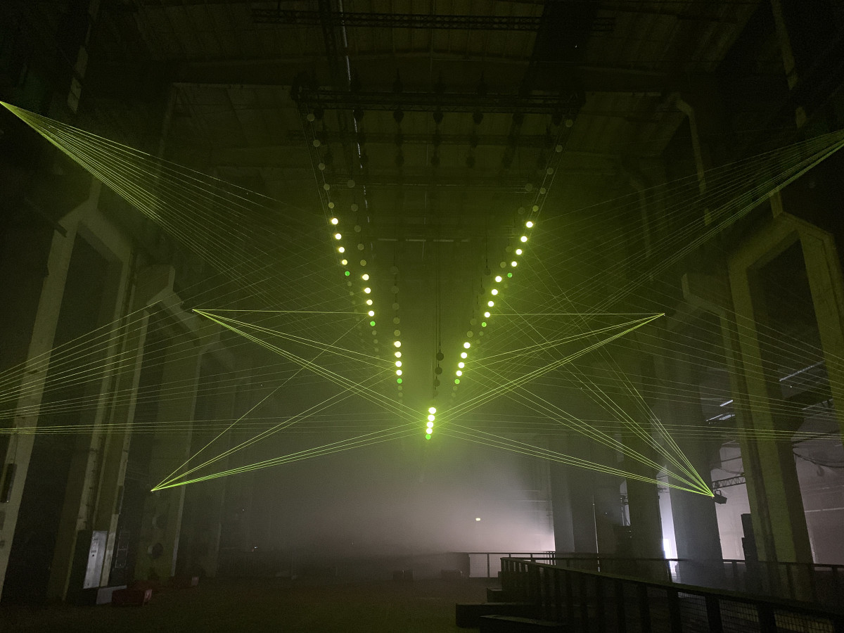 Inside the immersive kinetic laser sound world of Christopher Bauder ...