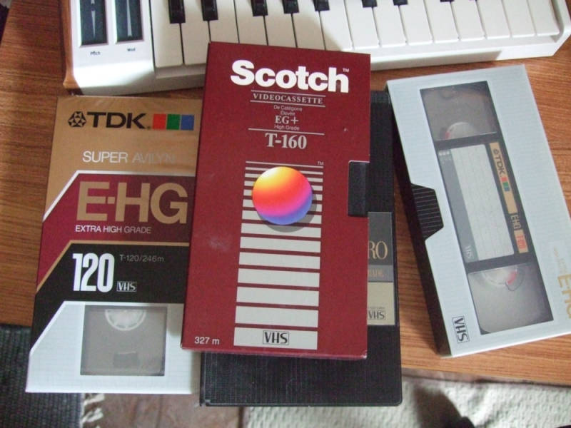 This vaporwave synth was made with a VHS tape deck - and it's ...