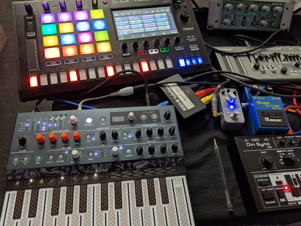 How to bang: a deep dive into a live techno set from Berlin's Florian ...