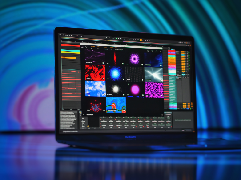 VS Visual Synthesizer responds to your music, with shader and layer ...