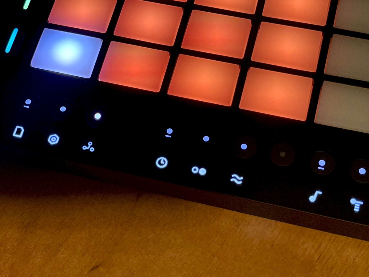 Ableton Move review: "baby Push" is sampler, mobile Live hardware - CDM ...